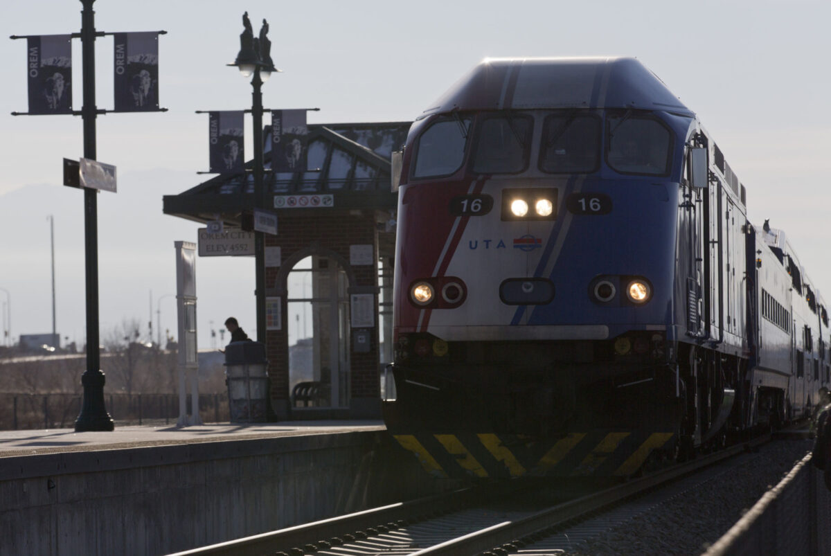 Distracted pedestrian hit, killed by FrontRunner train in Orem | News ...